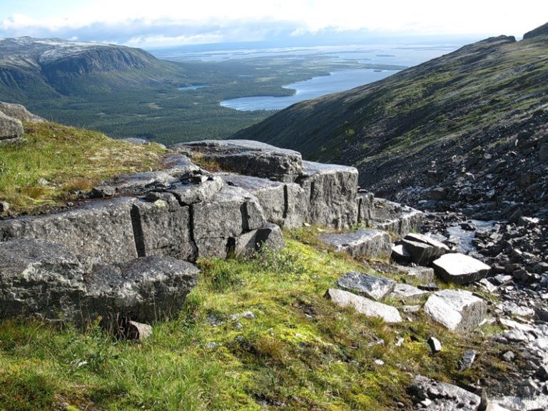 Les pyramides de Kola ! Hyperborée enfin retrouvée !? – Pagans.eu